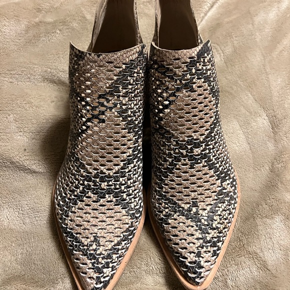 Dolce Vita | Shoes | Dolce Vita Sher Perforated Bootie Snake Print Size ...